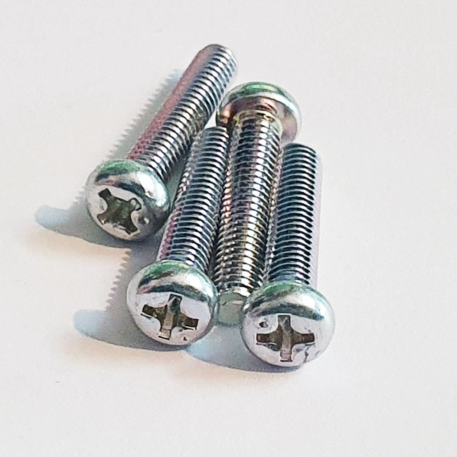 M4 x 30 Phil Pan Trivalent White Cr-3 JIS 220B0430A 02112-04308 93500 ...